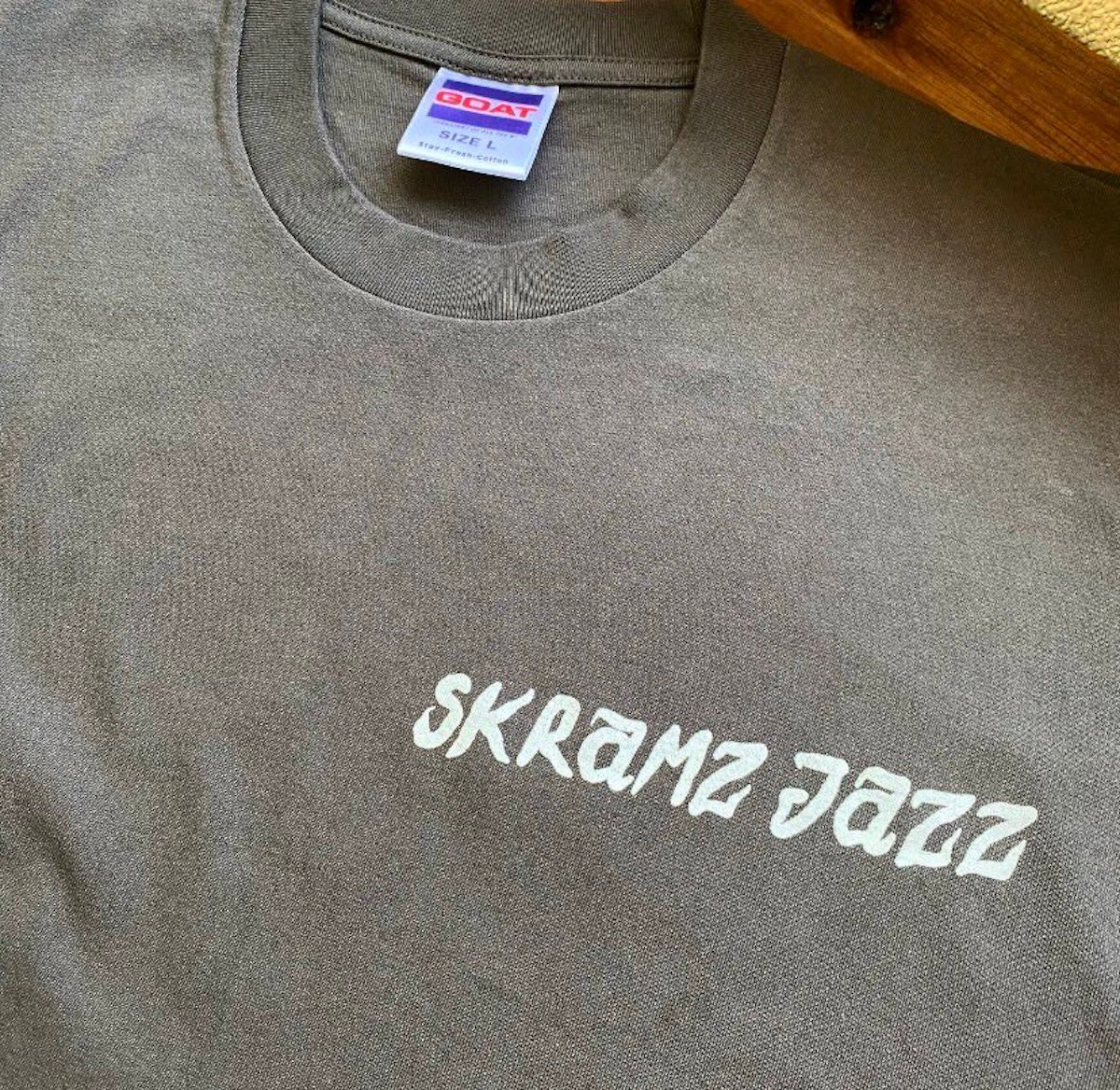 3LA -LongLegsLongArms- / [受注生産] quiqui - "skramz jazz" (T-Shirt: GRAPHITE)